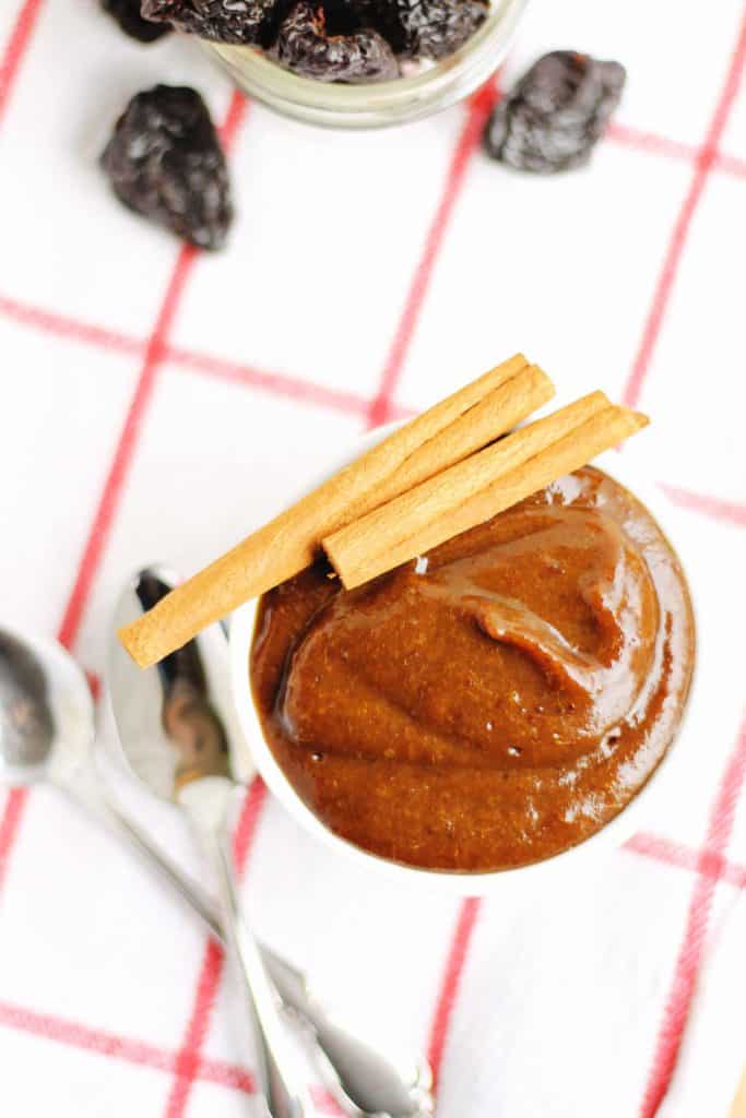 Pureed prunes with cinnamon {Rhubarbaby food} - Rhubarbarians