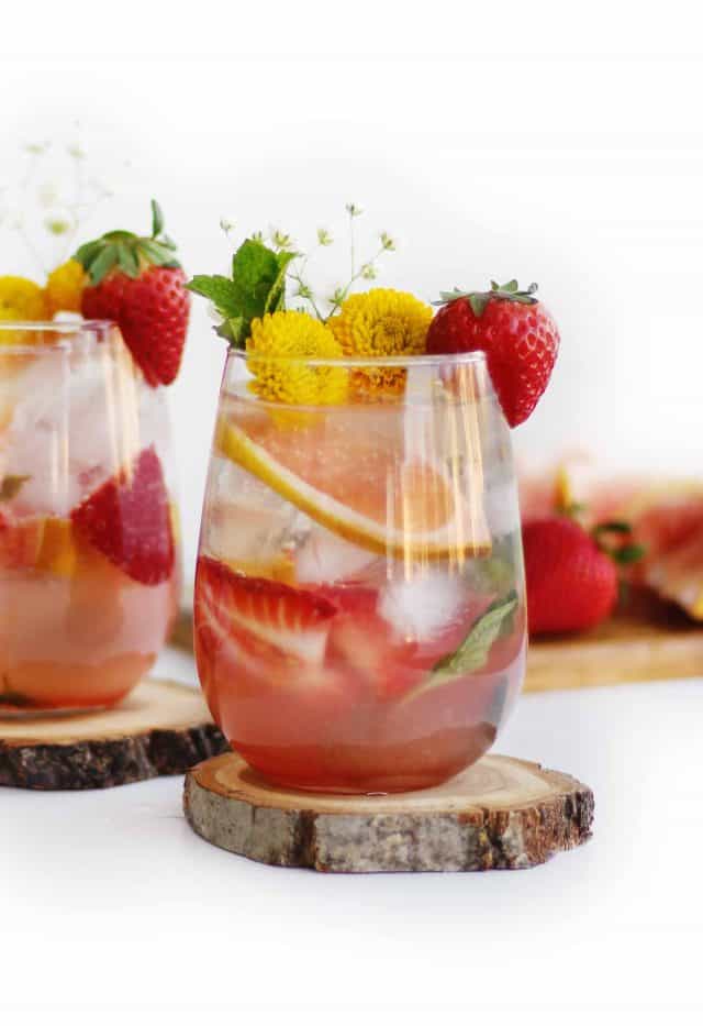 Refreshing grapefruit strawberry mojito recipe - Rhubarbarians