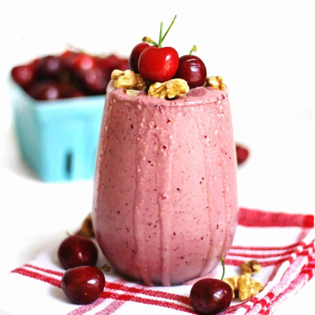 Cherry smoothie recipe with yogurt and walnuts - Rhubarbarians