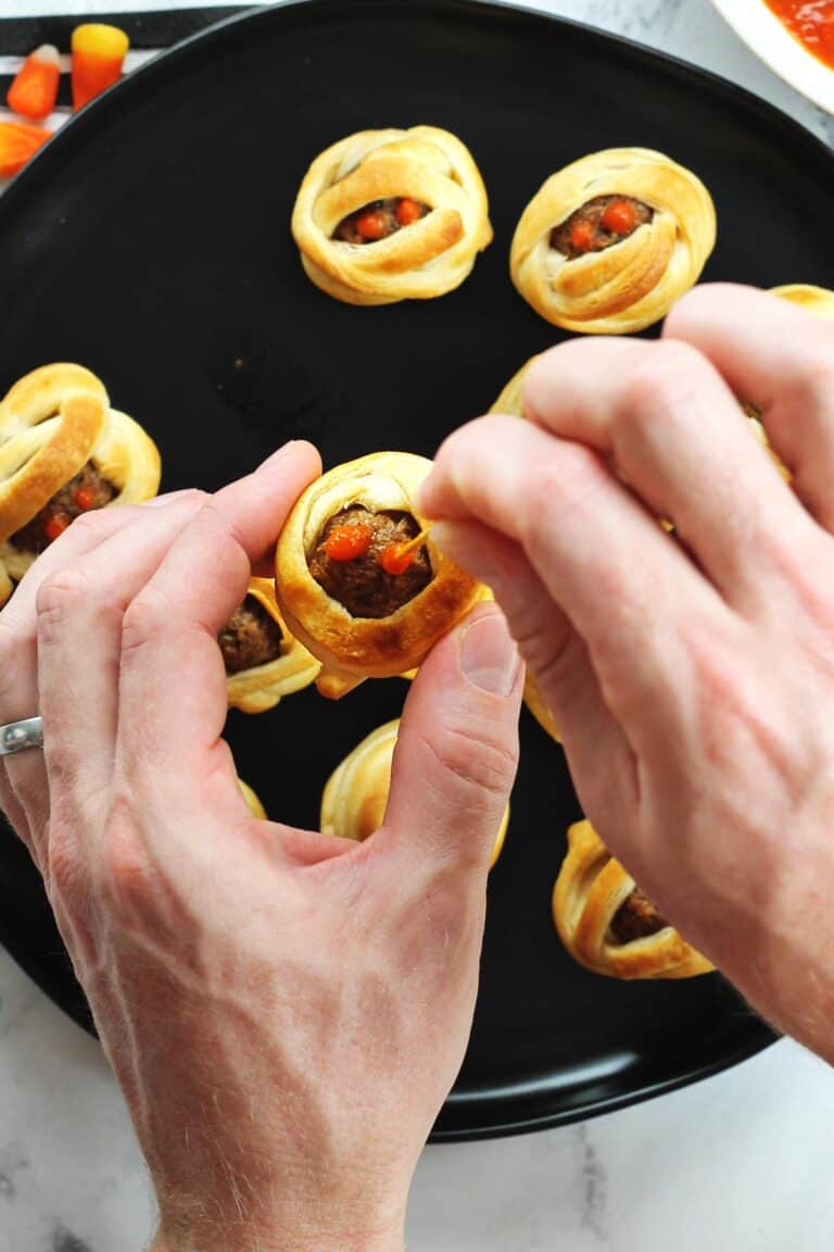 Easy mummy meatballs: a vegetarian Halloween recipe - Rhubarbarians