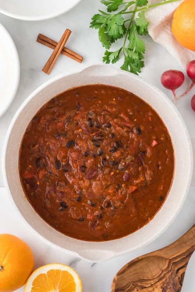 Vegetarian chili with orange and cinnamon - Rhubarbarians